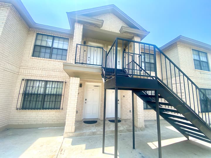 Entire 4plex, Centrally Located, 3 Mins To Loop 20 - Laredo, TX