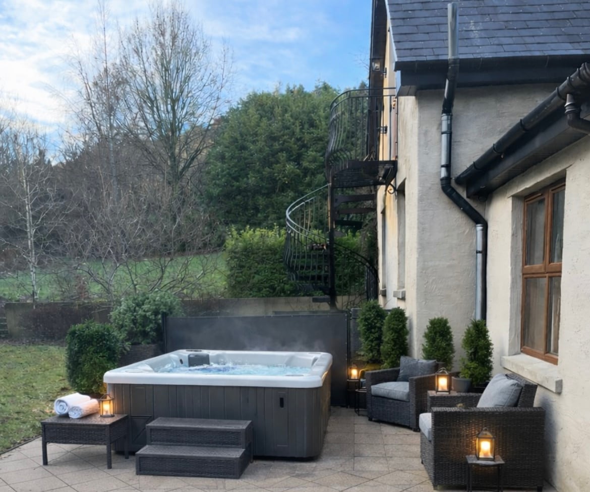 Black Mountain Lodge - Houses for Rent in Newry, County Down, Northern ...