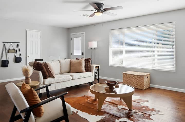 Comfortable Scottsdale Stay | Old Town • Fast Wifi - Scottsdale, AZ