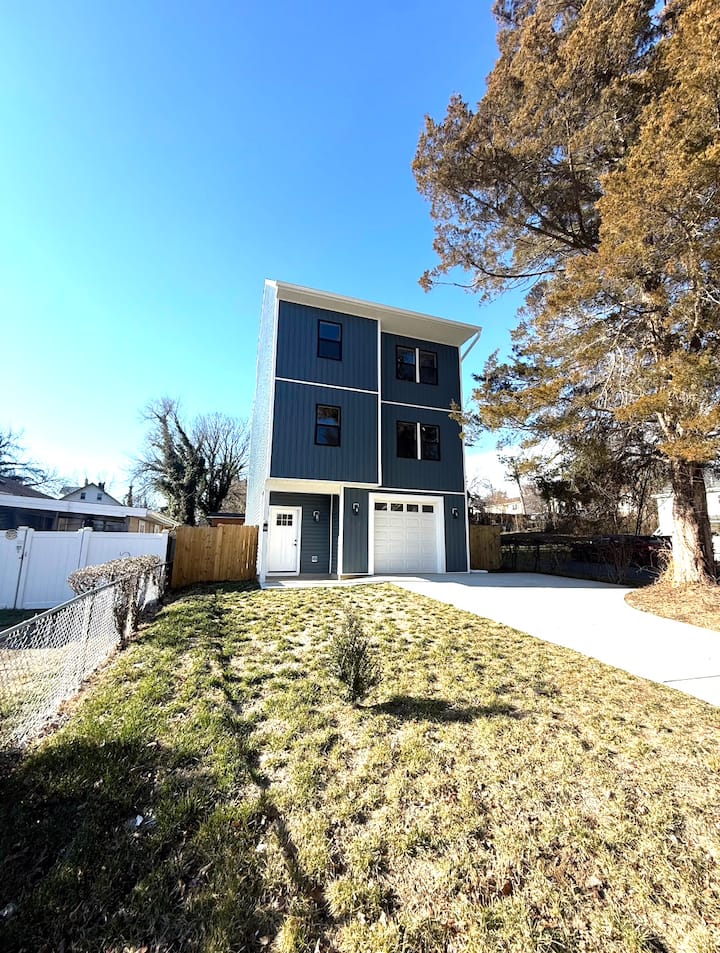 Modern 4-level House Near Dc & Annapolis - Maryland