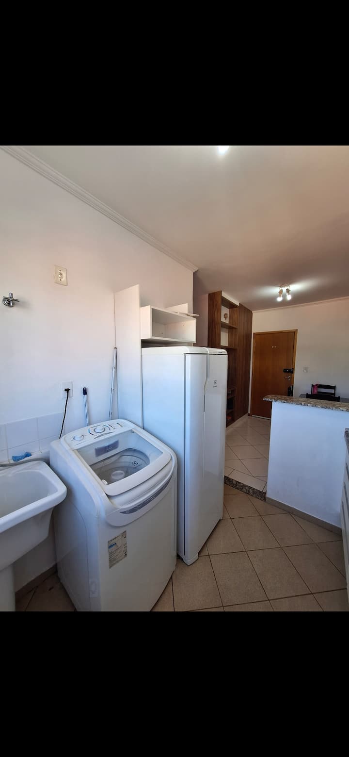 Apto Completo Com Varanda, Piscina E Garagem - São Carlos