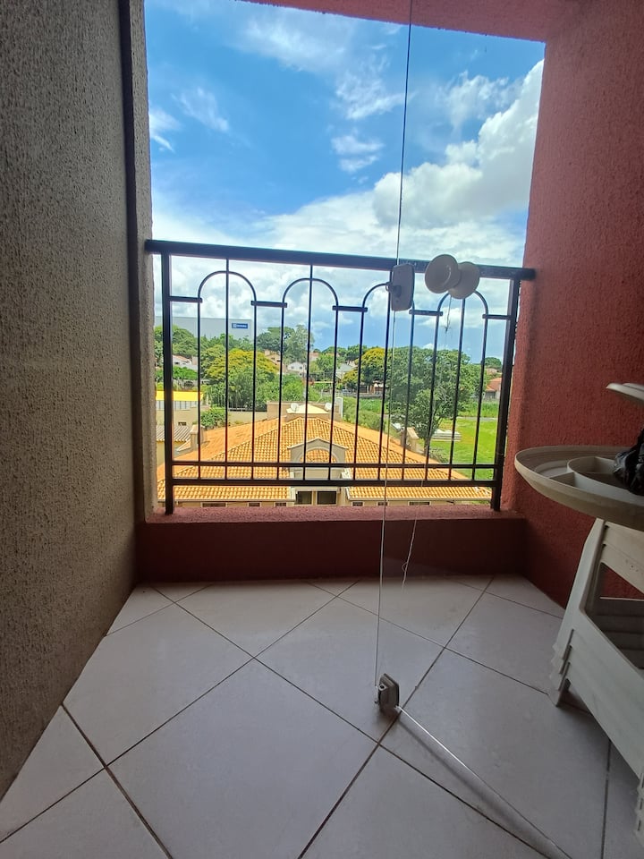 Apartamento Completo Com Varanda, Próximo Ao Sesc. - São Carlos