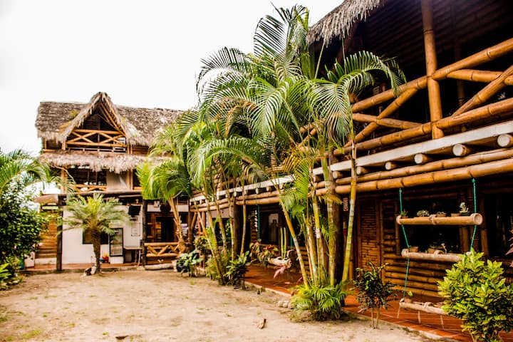 Mompbeach - Mompiche