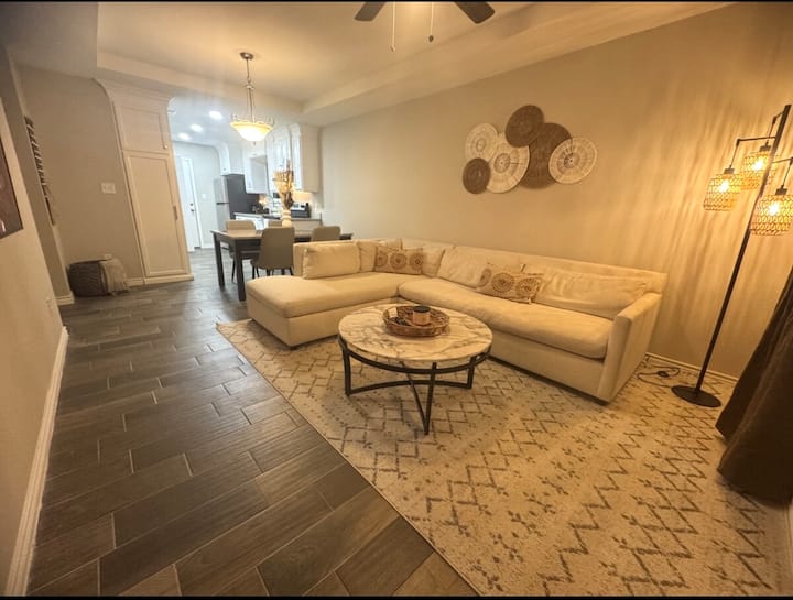 1-min To Lucky Eagle Casino | Modern Luxury Suite - Kickapoo Lucky Eagle Casino Hotel