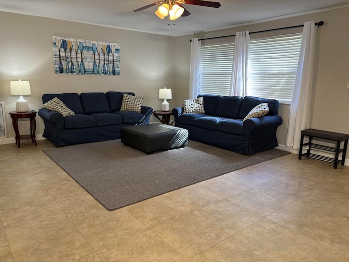 King Cove • Kayaks, Dock Fishing, Game Room & More - Land O' Lakes, FL