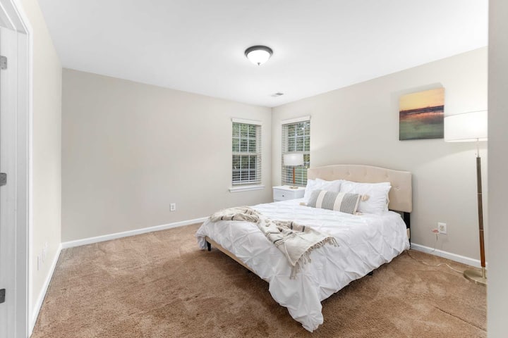 Buford Luxury 5br Home + Game Room S#41856 - Buford, GA