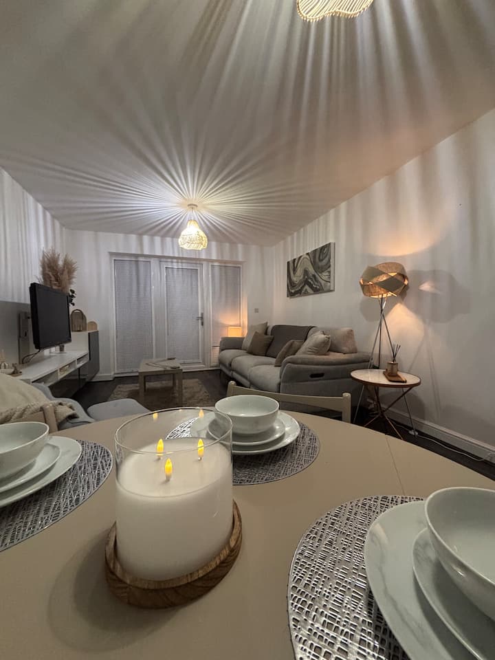 Banks Close Goole - Sleeps 5 - Private Parking - 古爾