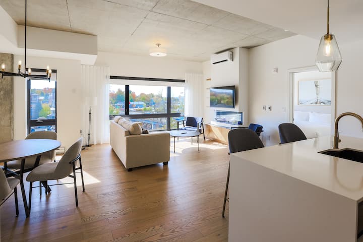 Suite #305 – Suite 1 Chambre Vue Rivière & Marinas - Magog