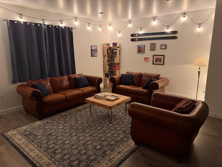 Modern Townhome Escape - Lehi, UT