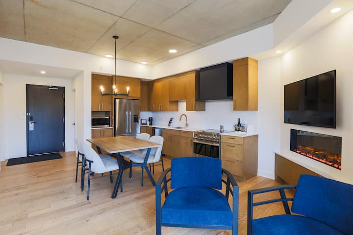 Suite #306 – Studio De Luxe, Vue Marinas & Rivière - Magog