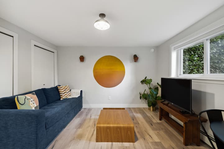 Free Street Parking/spacious 2 Bedroom/sleeps6ppl! - Vancouver