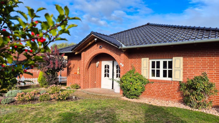 Wolfsburg Haus 180qm, Kamin, Teich, Netflix, Wifi - Wolfsburg