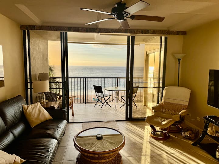 Beachfront Condo At Makaha - Mākaha, HI