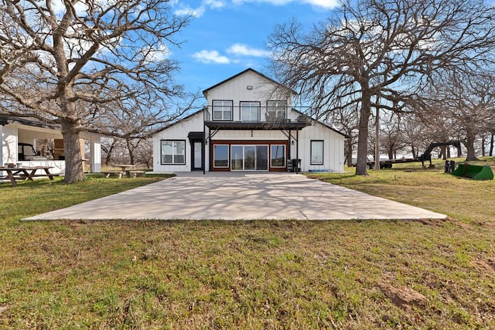 Ranch House - Cottonwood Lake, Alvord