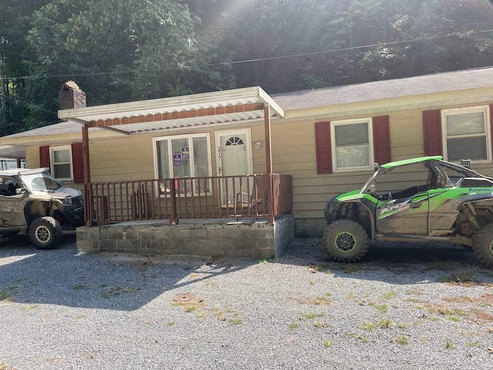 Gilbert Trailhouse - Gilbert, WV