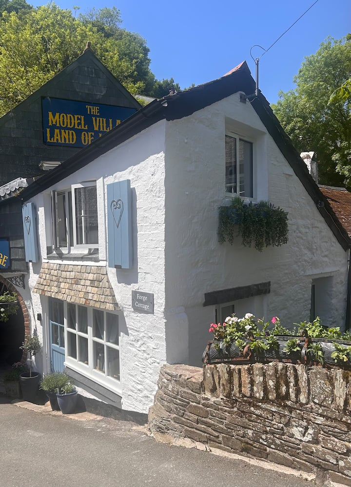 A Riverside Cottage In The Heart Of The Village - Looe