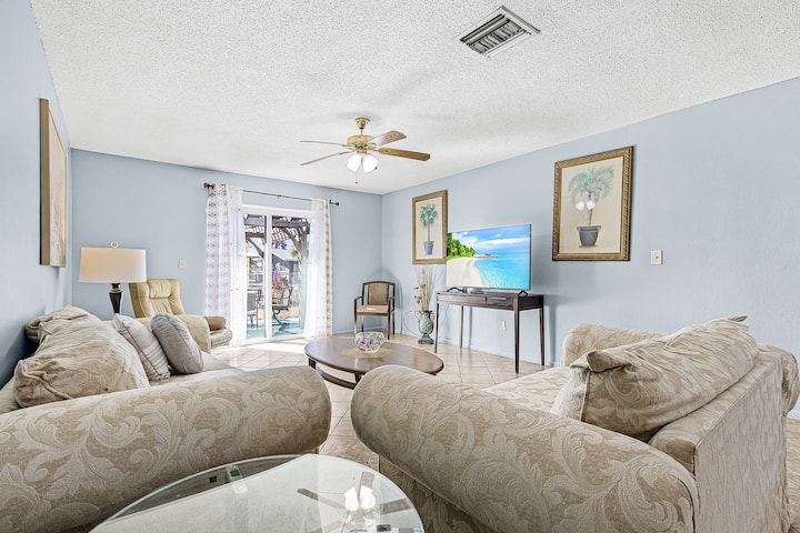 Pelican Paradise Unit 4 - Cape Coral, FL