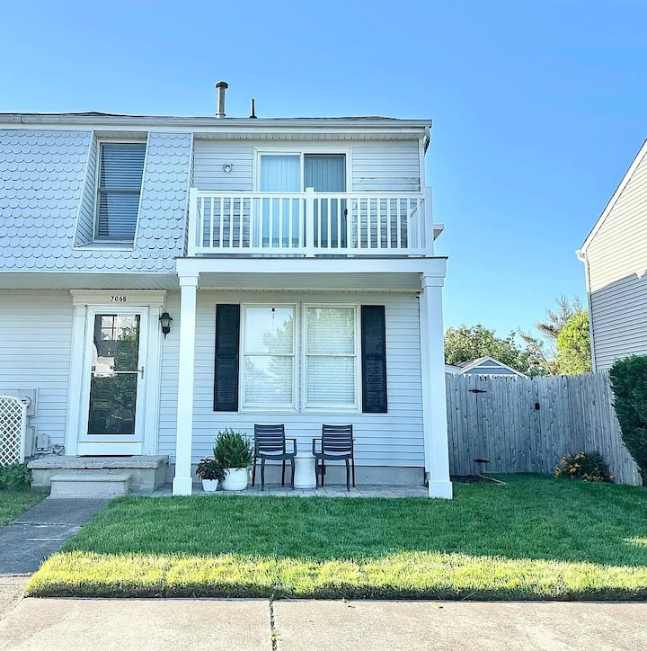 Bayview! Blocks Away From The Beach! - Brigantine, NJ