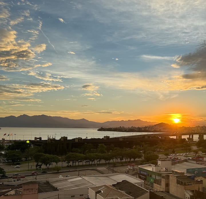 9th Floor City View + Garage / Walk Everywhere - Brazil