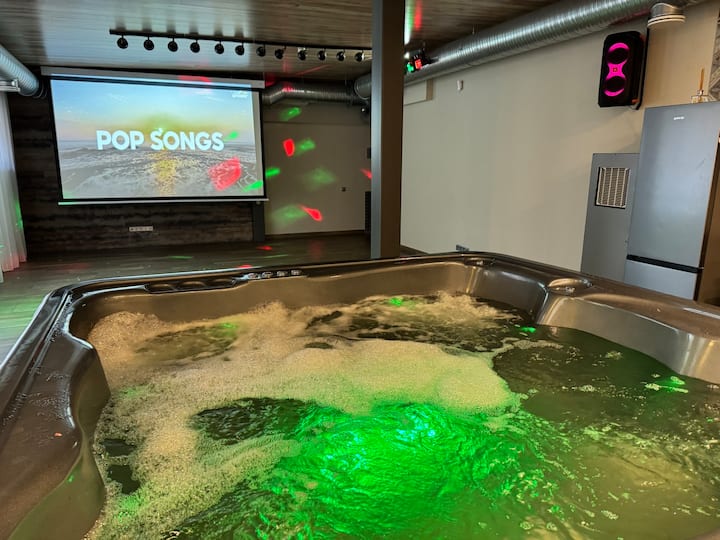 Grand Apartment With Spa And Cinema - Riga