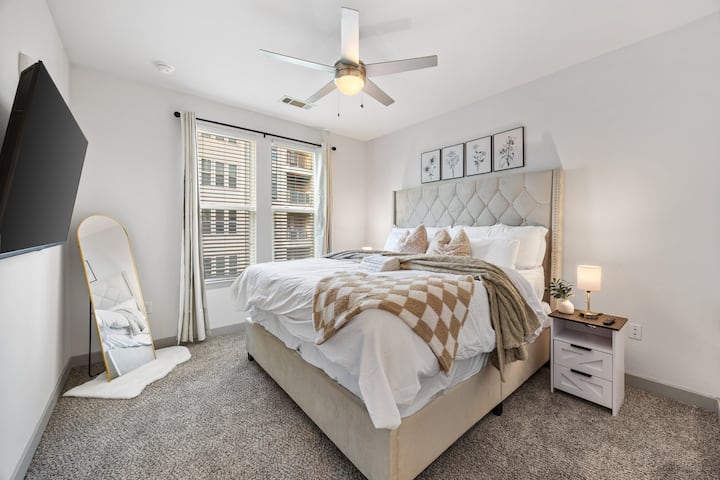 The Stockyard Escape | Pool + Gym + Free Parking - North Side - Fort Worth