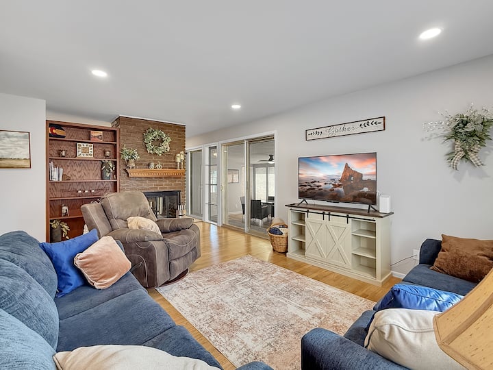 Remodeled Neighborhood Home - Pueblo, CO