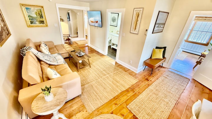 • Red Fox Suites – Red Fox Suite - Cape May, NJ