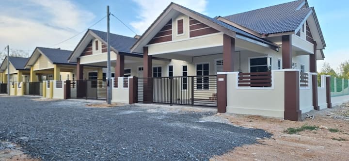 Sometimes Greinn, Coralblue - Kuala Dungun