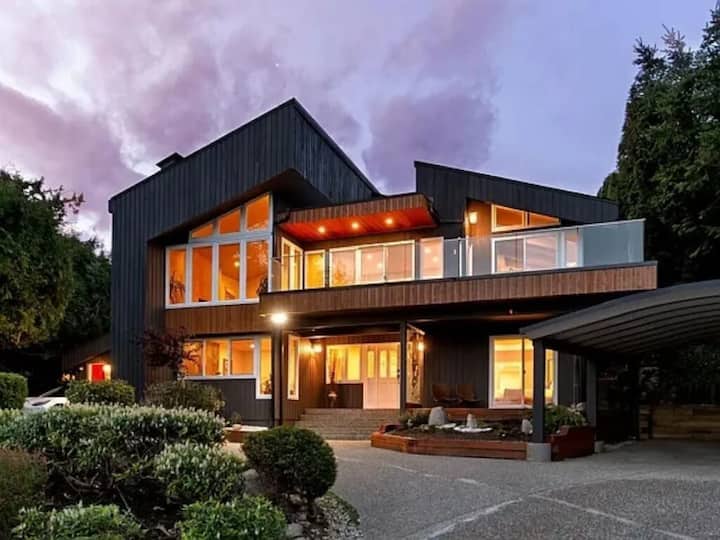West Vancouver Luxury Hilltop Retreat Ocean Views - Grouse Mountain