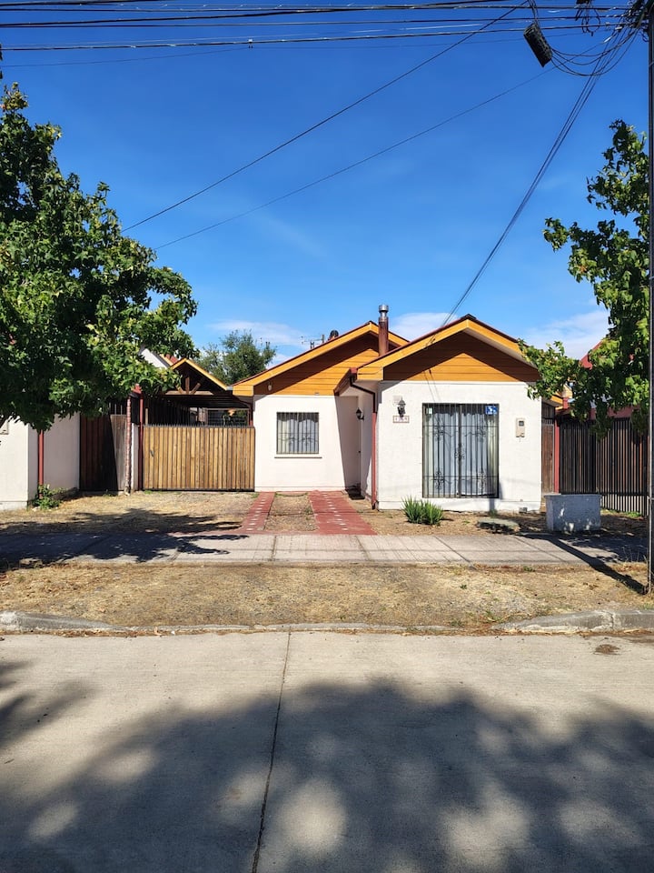 Casa Acogedora Frente A Villa Barcelona, Chillán. - Chillan