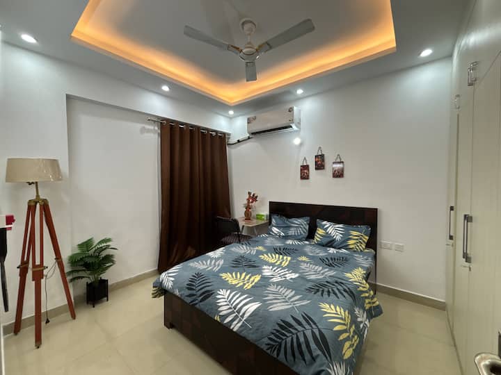 Wisdom Nest Stays|sikka Karnam Greens |Sector 143 - Noida