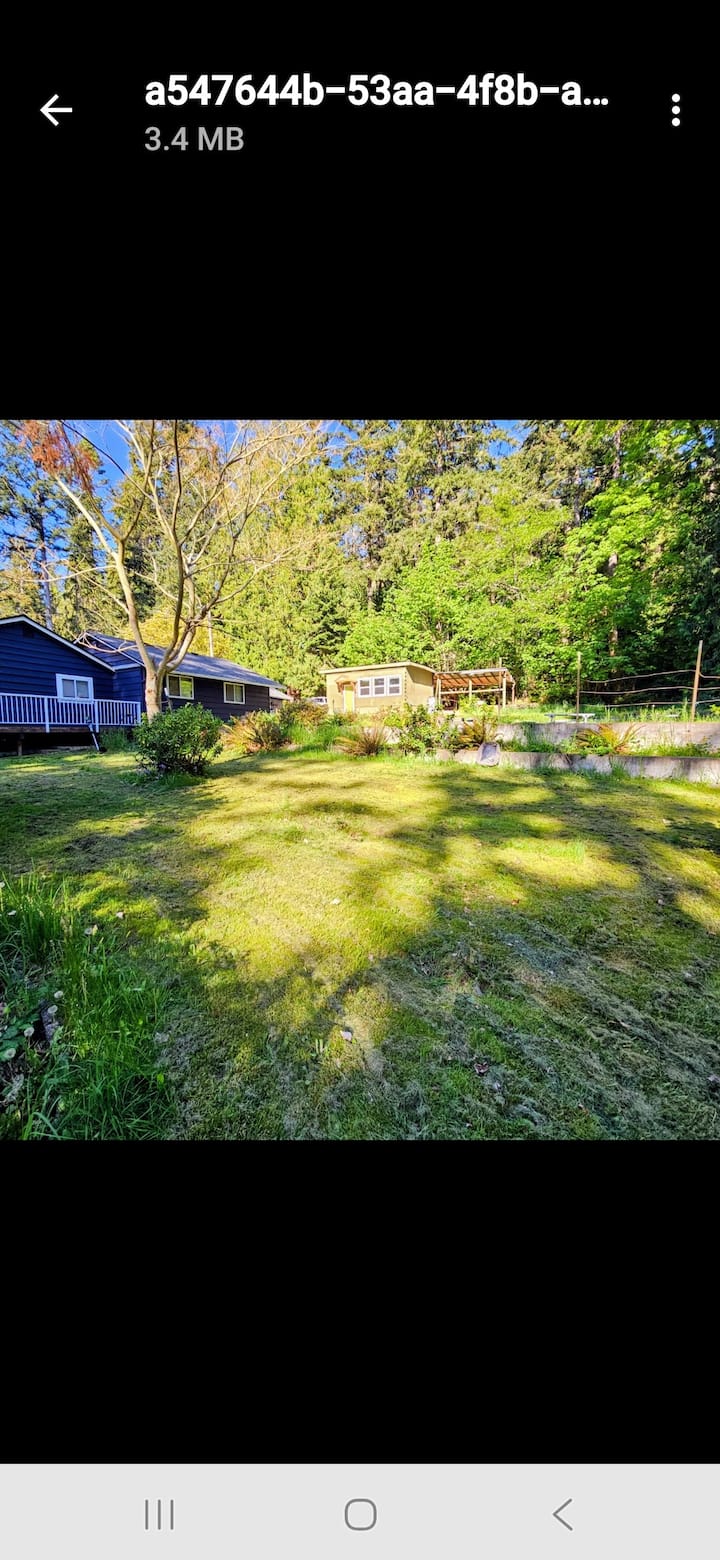 Bluebird Cottage - Camano Island, WA
