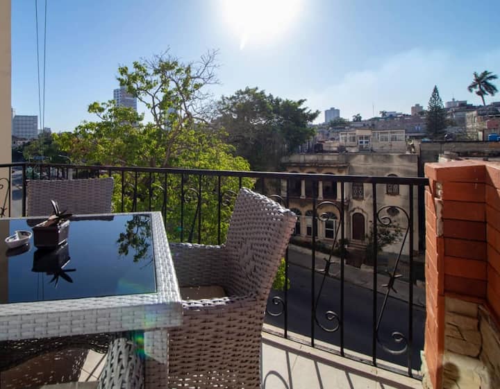 City Views/top Location/wififree/terrace/2br+2bath - Cuba