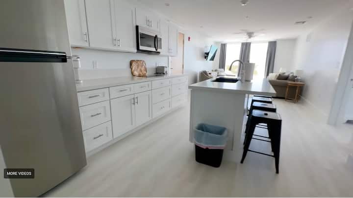 Papa Joe's Watefront - Oceansuite 302 - Islamorada, FL