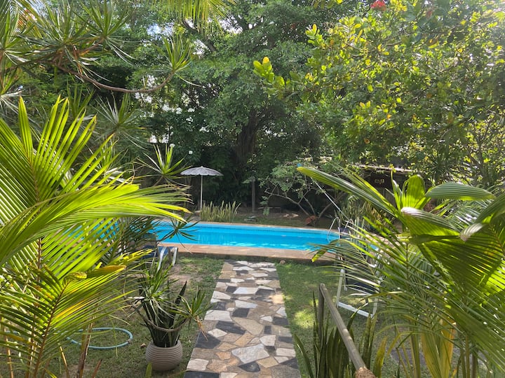 Sítio Agradável Para Reunir Amigos Num Churrasco. - Lauro de Freitas