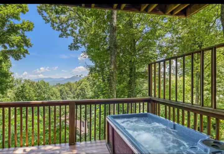 Mtn View Escape- Hot-tub, Sauna, Resort Amenities - Gatlinburg, TN