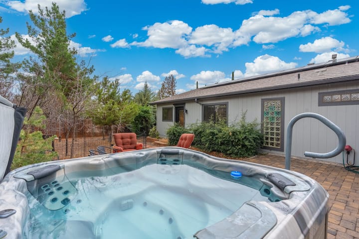 Modern Cowboy Retreat | Hot Tub | Saloon | Pets - Sedona, AZ