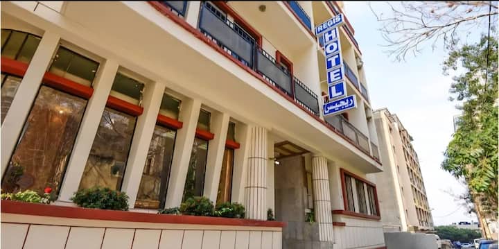 Beirut-ain El Mreisseh Area-khodr El Sajaan Street - Beirut