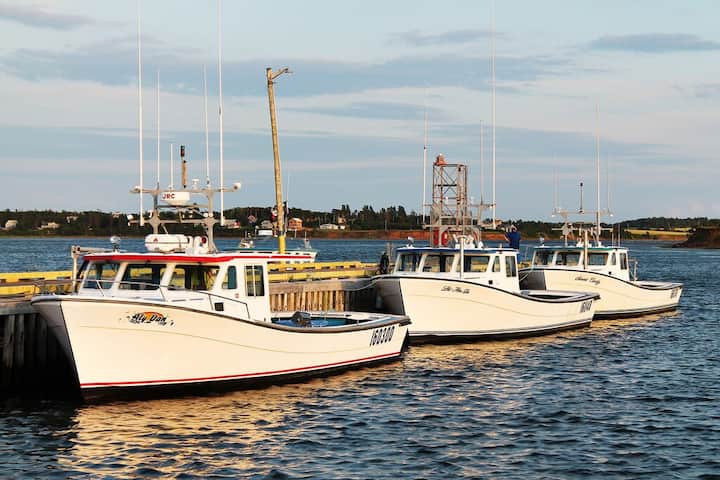 Beautiful Condo Water View! - Cavendish