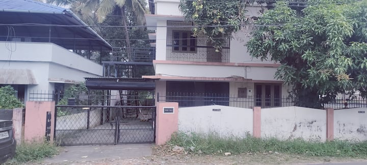 Robin's Nest - Palakkad