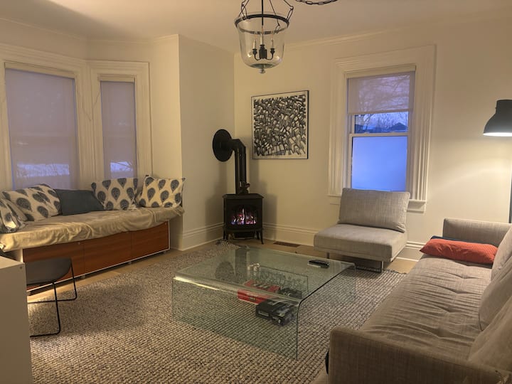 Downtown Collingwood Renovated Heritage Home - Collingwood