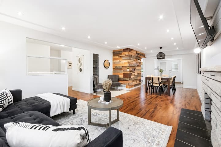 Spacious 3br Main Floor Home, Deck & Parking - Vancouver