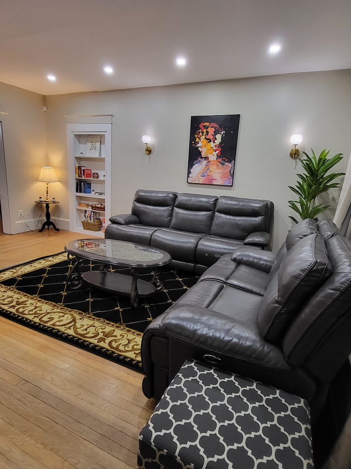 Hidden Office | Sleeps 7 | Park-like Yard | Pets - Allentown, PA