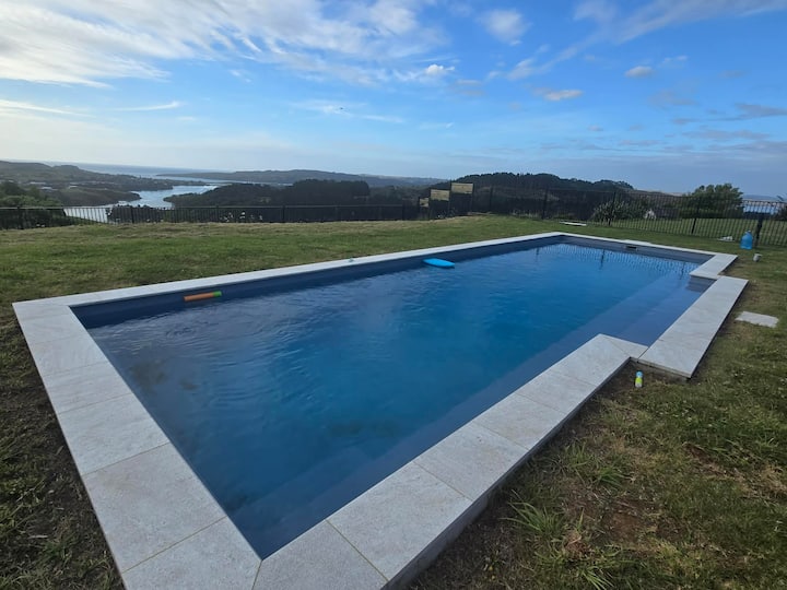 No. 2# Itty Bitty Chalet In Raglan. - Raglan