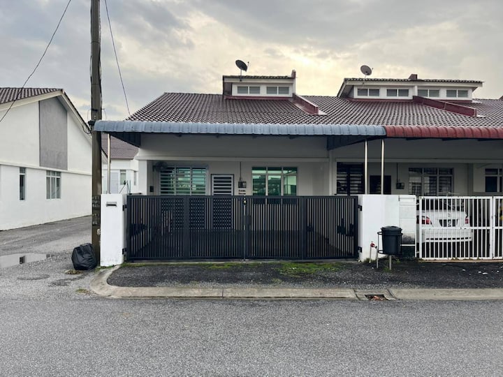 Menawarkan Penginapan Selesa Dan Moden. - Tapah