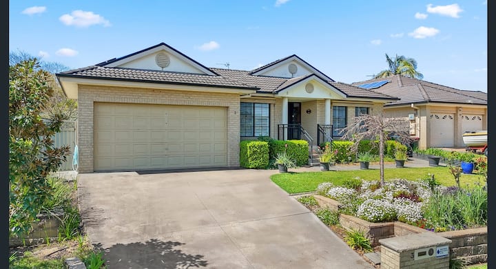 Summerland Point Retreat
Perfect Family Getaway - Morisset
