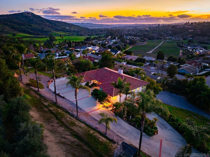 5br/4bth Entire Grand Estate Near Winery Fallbrook - 폴브룩