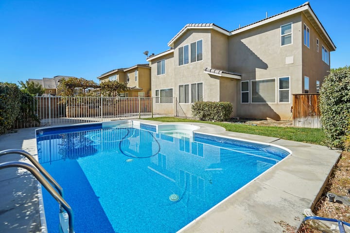 Family 5br Retreat W/ Patio & Garage S#41369 - Lancaster, CA