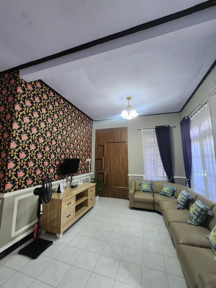 Omesh Homestay - Banyuwangi