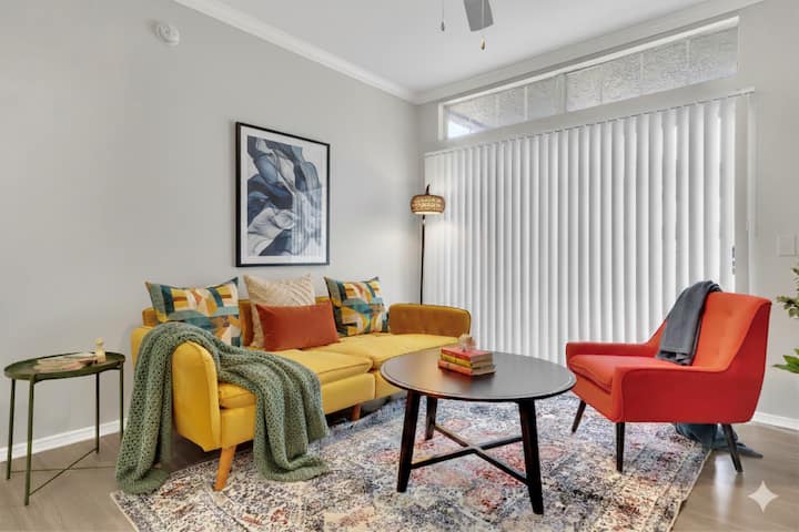 1 Bd Kaleido Casa | Pool, Gym & Free Parking! - Carrollton, TX